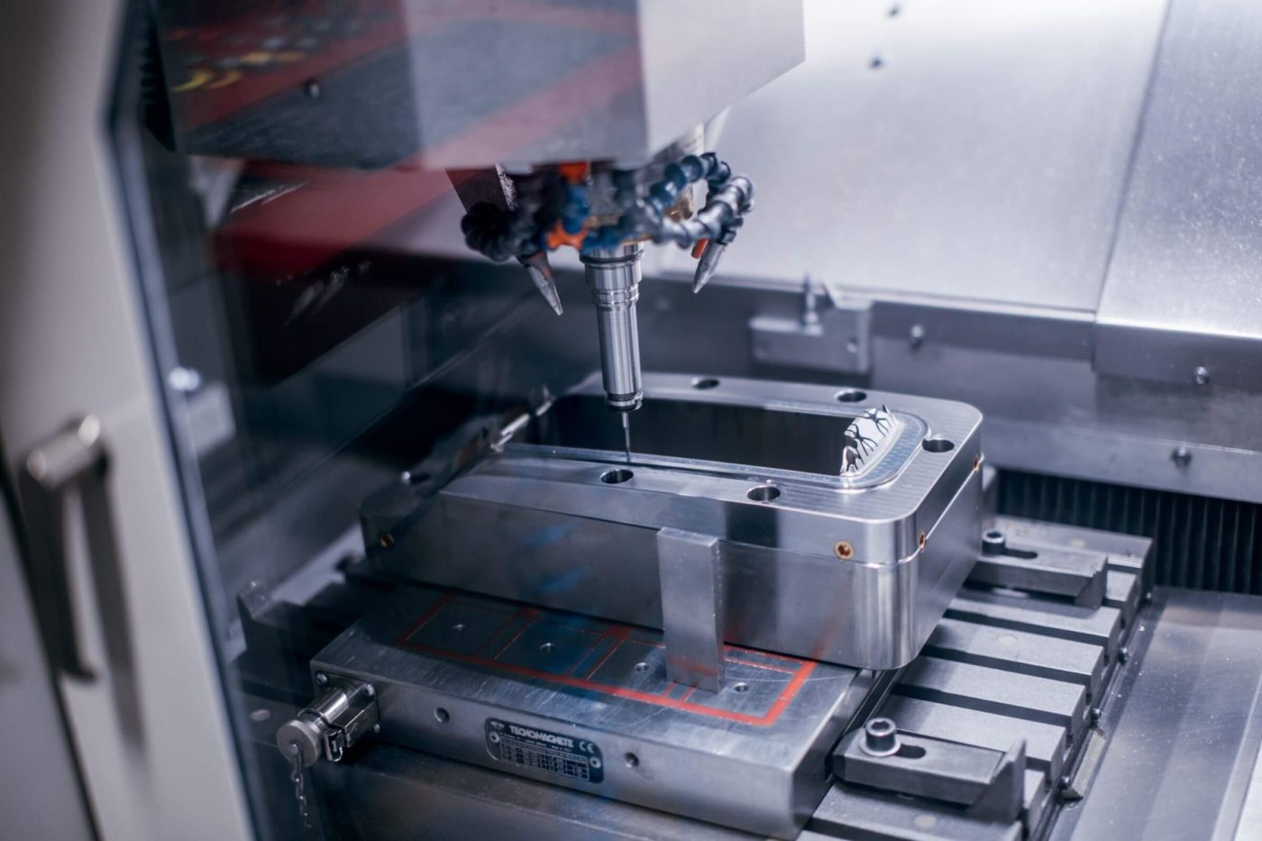 3 axis HSC machining centre - VT Precíziós